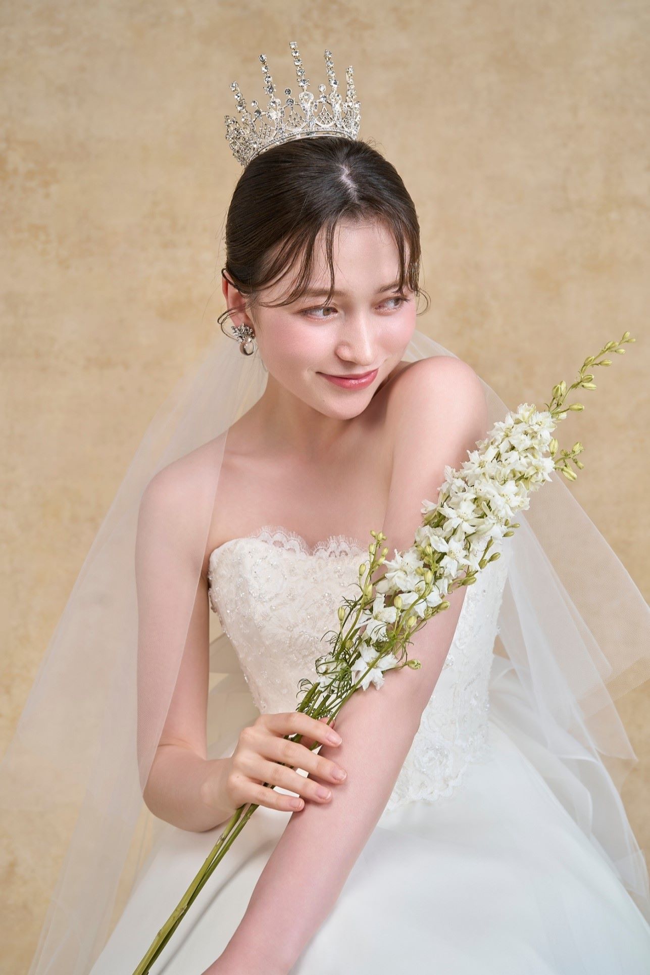 BRIDARIUM MUE(ブライダリウム ミュー)のスタッフブログ(魅力的なオーラを放つクラウン☆)【Photorait】